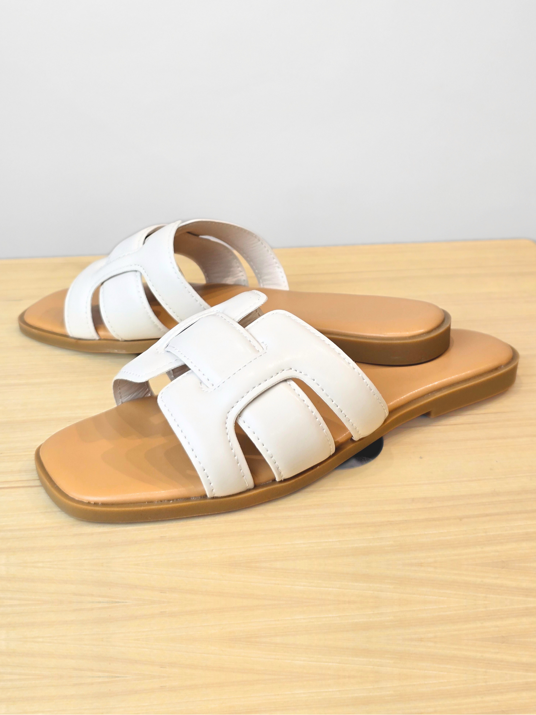 Harlow Slides – KUL